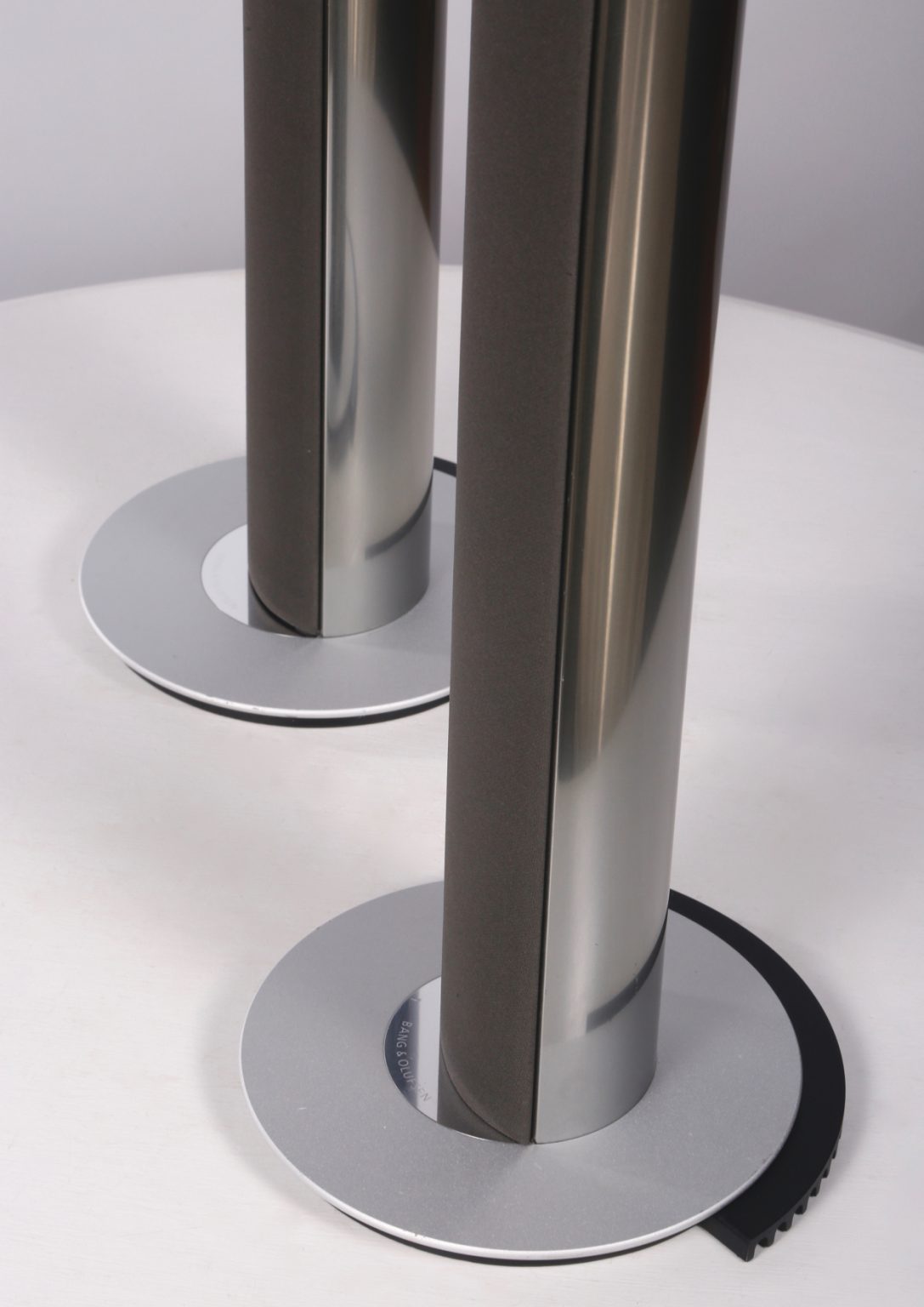 B&O BeoLab 6000 - Aluminium / Black (2005)