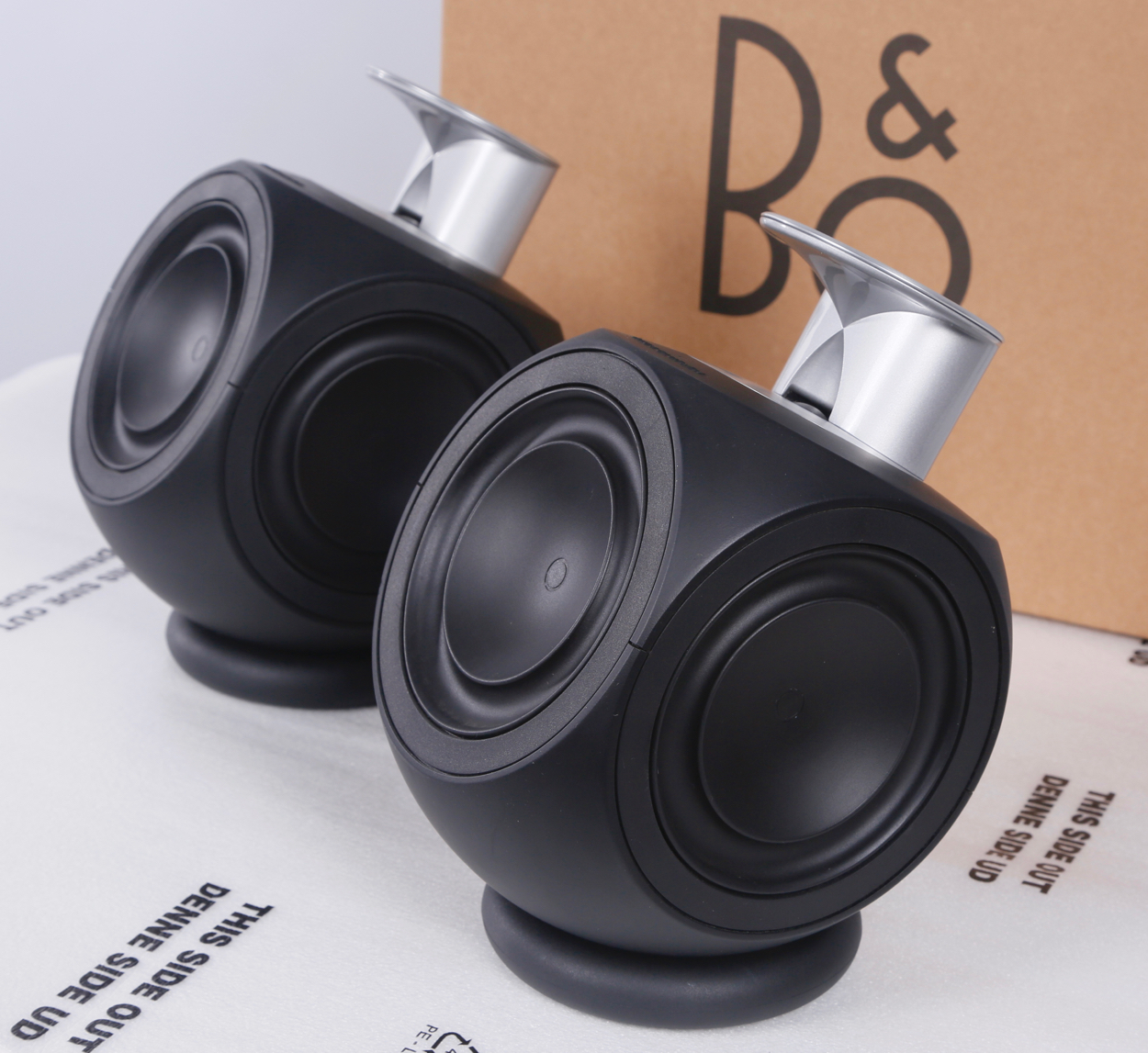 BeoLab 3 Active Stereo Loudspeakers