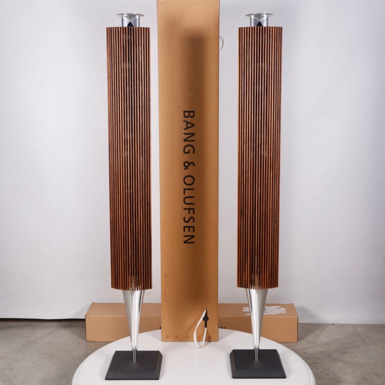 BeoLab 8000 / 8002 Active Loudspeakers