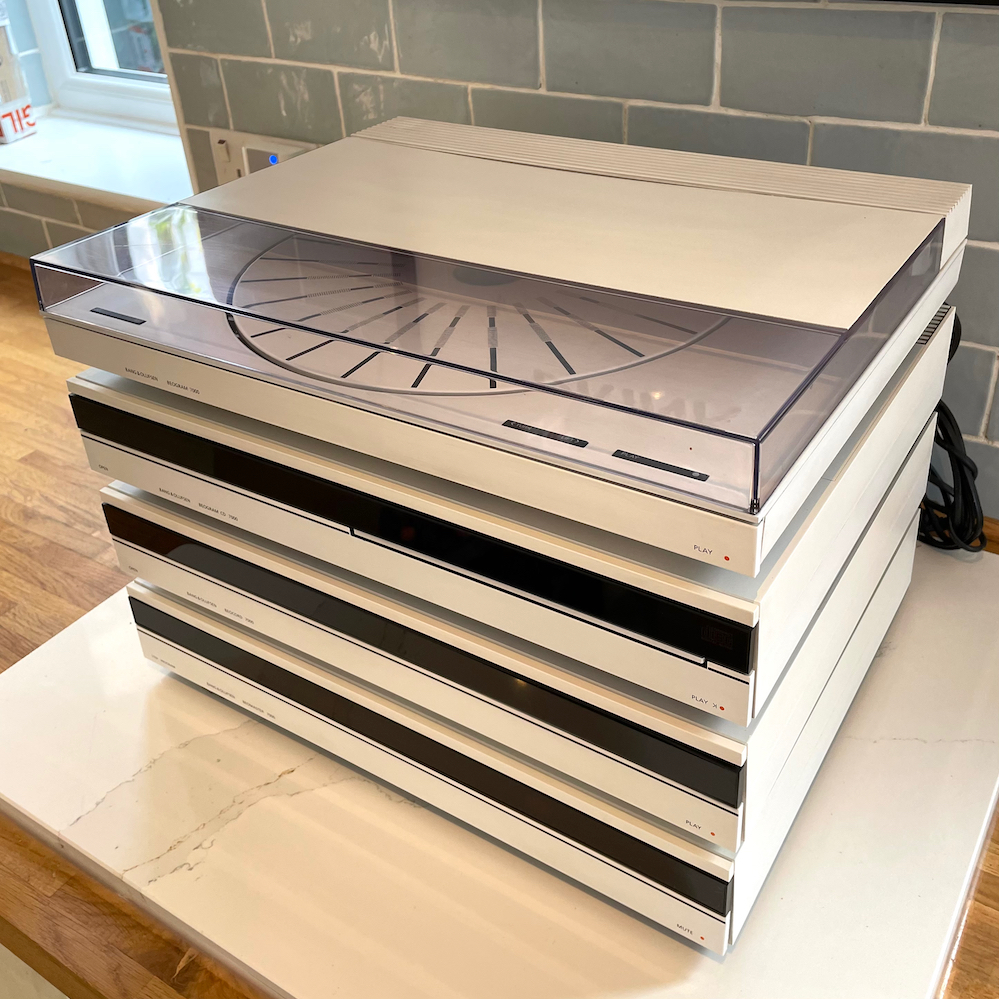 BeoSystem 7000 in White - Complete System + MMC4