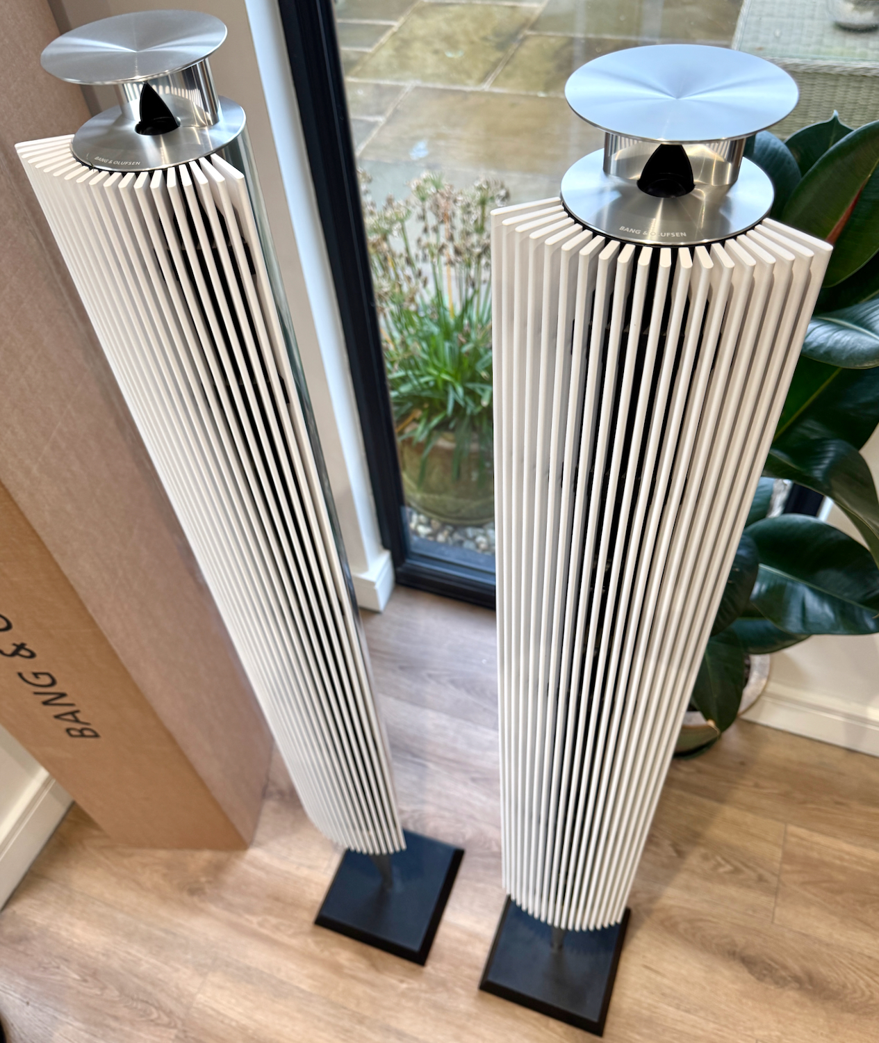 BeoLab 18 Loudspeakers - White - Ex Display